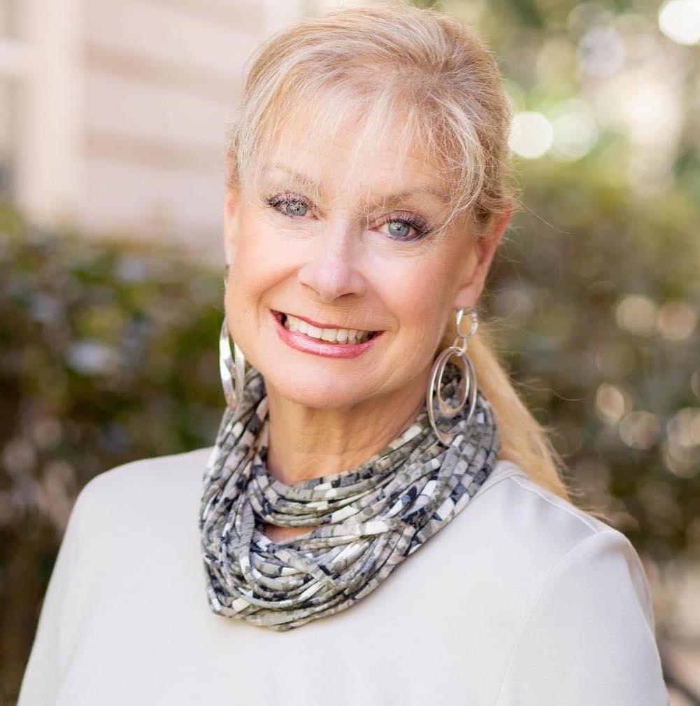 How to Hide an Aging Neck with Robin LaMonte - Necknots